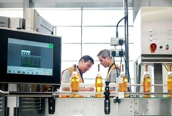 Identifying AG, AR & AF Glass: A Quick Guide for Glass Professionals